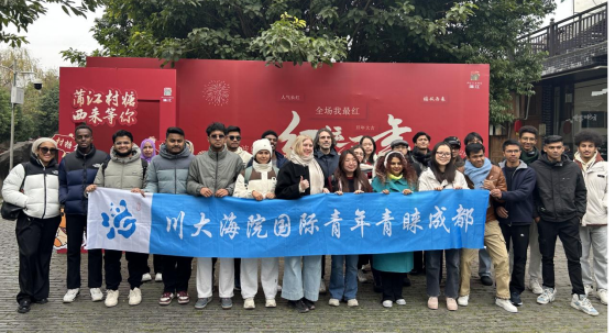 International Students Experience Festive Atmosphere Through Immersive ...