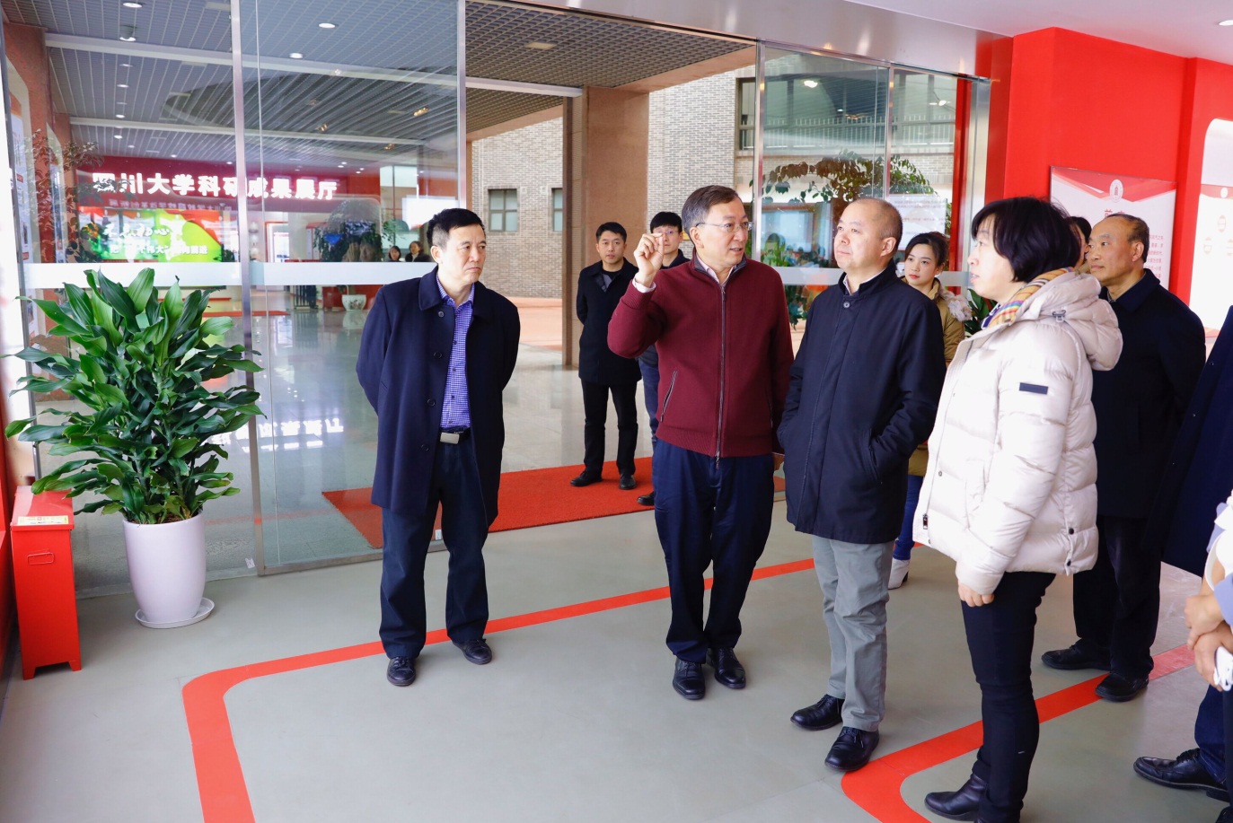 Vice Minister Jiangping Wang of the Ministry of Industry and ...